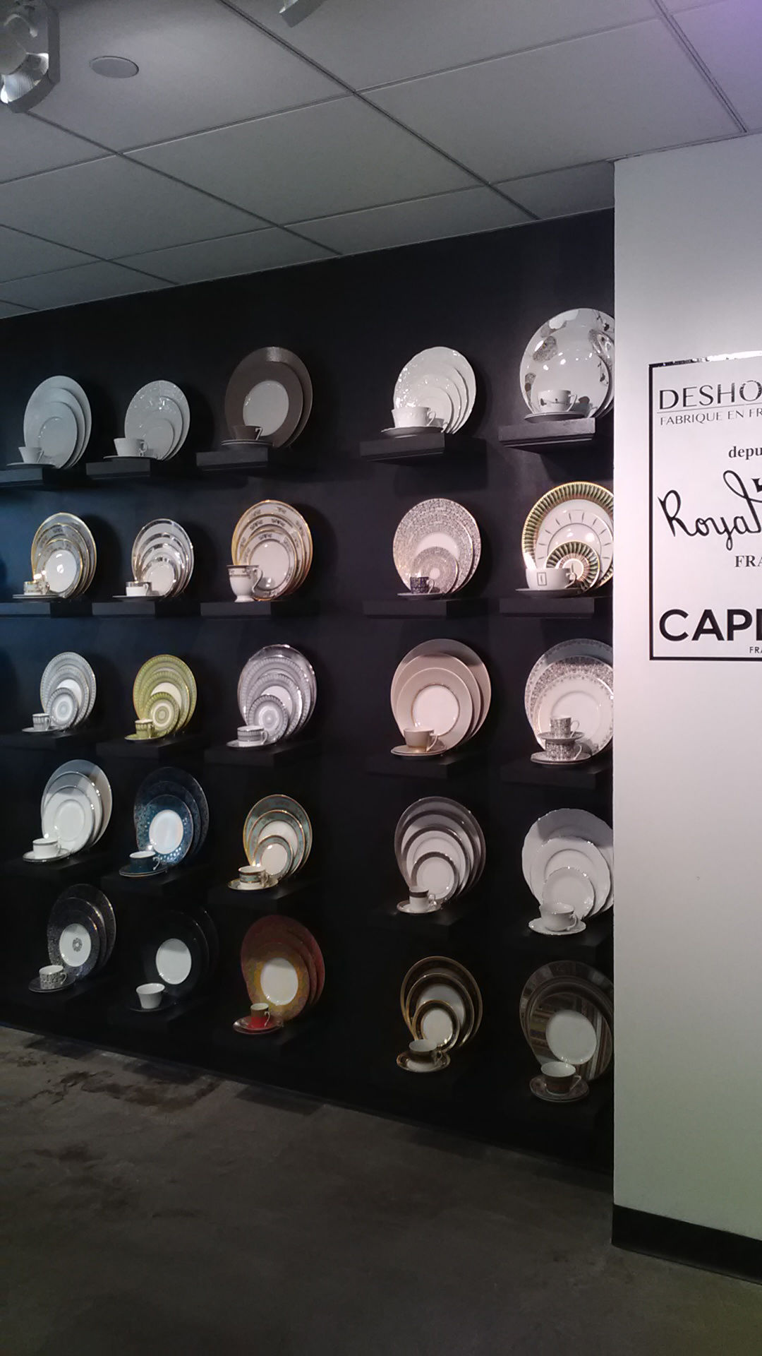 Cyril Magne, profession : Stylist visual merchandiser - Offrir ...